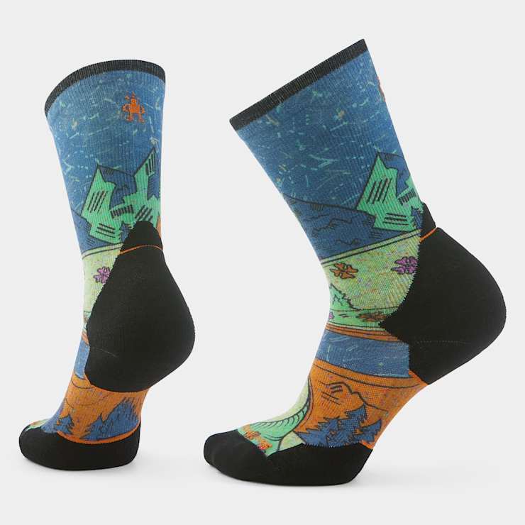 Women's Trail Run Mountain Print Crew Socks - Smartwool US